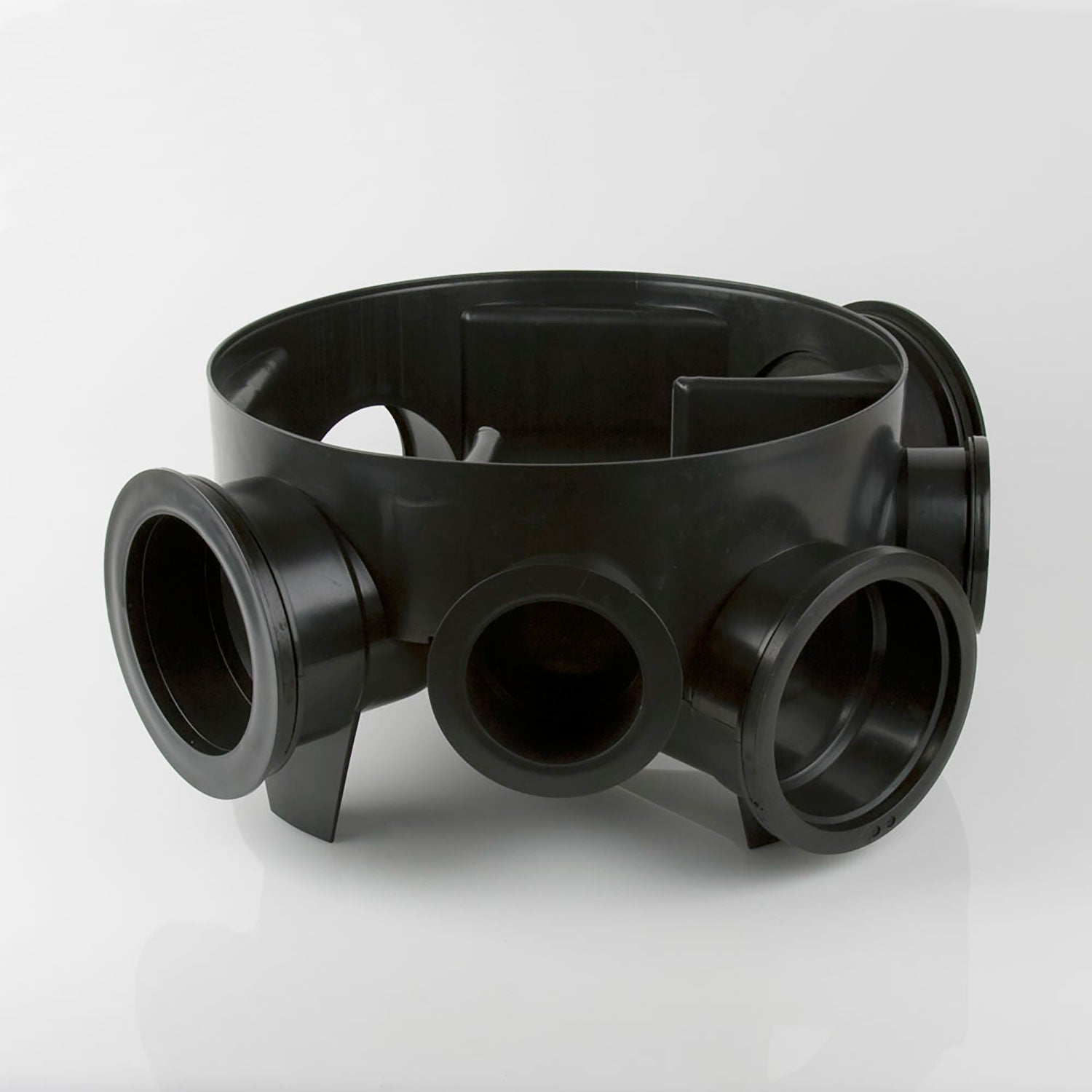 Brett Martin 450mm Dia. Chamber Base 255mm Invert & 3 Socket Plugs ...