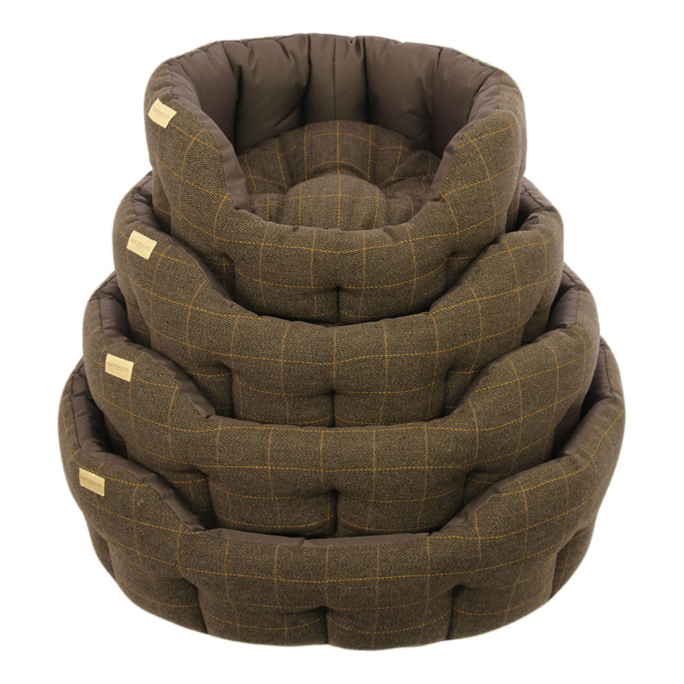 Earthbound Waterproof Tweed Dog Bed | Medium – Sam Turner & Sons