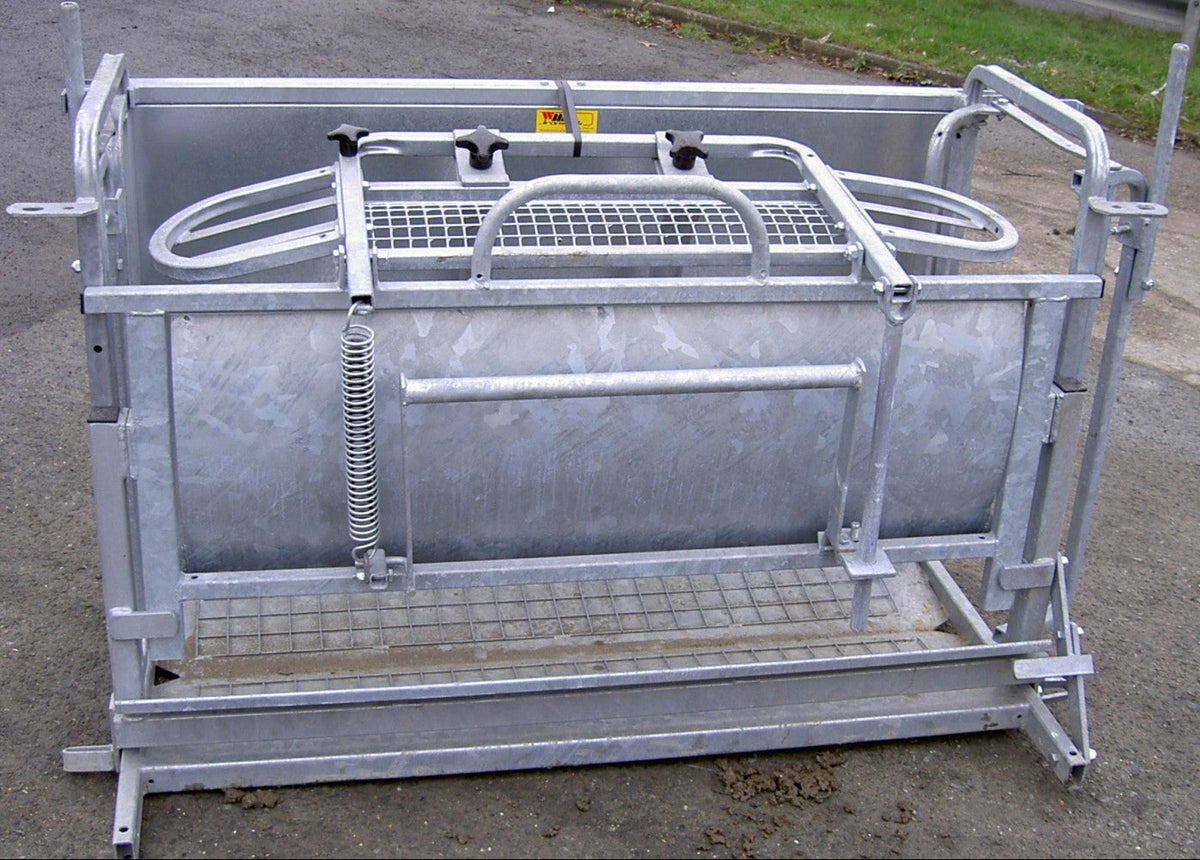 WM Ironwork Ewe-Turn Rollover Sheep Crate – Sam Turner & Sons